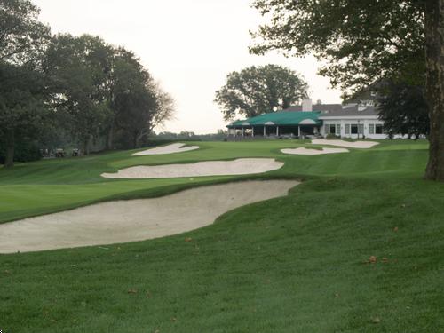 Fresh Meadow Country Club - Hole 10 | Course Database